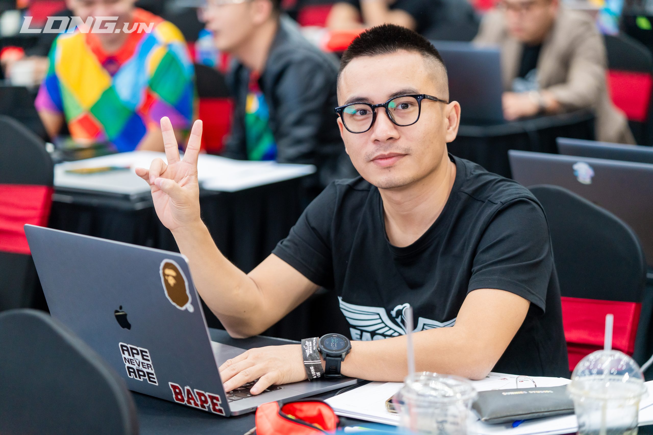 Lê Đình Thìn Là Ai? Hành Trình Từ Thất Bại Đến Thành Công Rực Rỡ - TaraLe