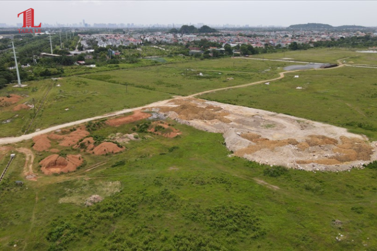 Đất lấn chiếm, đất giao sai thẩm quyền có được cấp sổ đỏ? - TaraLe